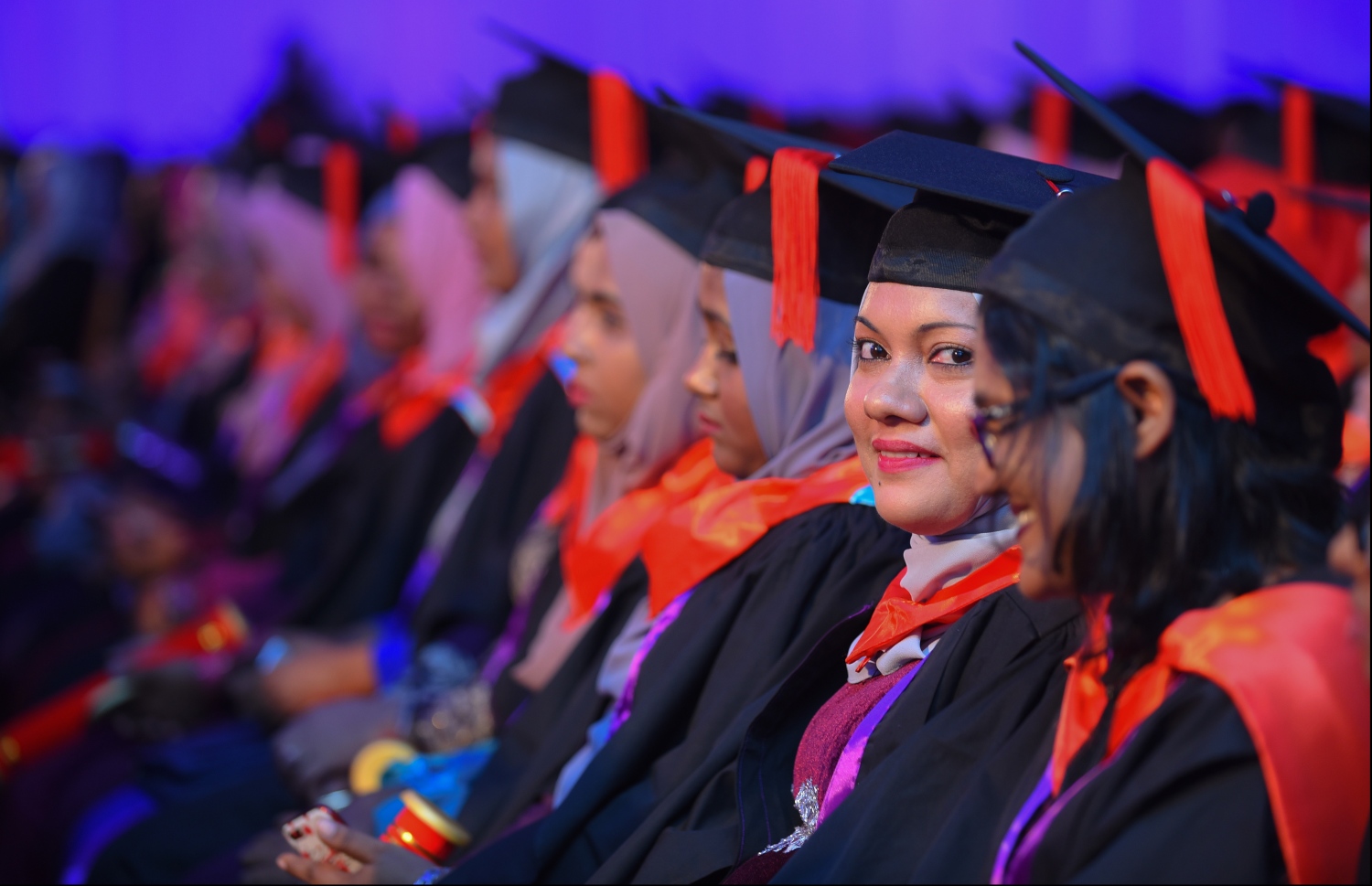 Mandhu college ge dhasvenivun | Mihaaru