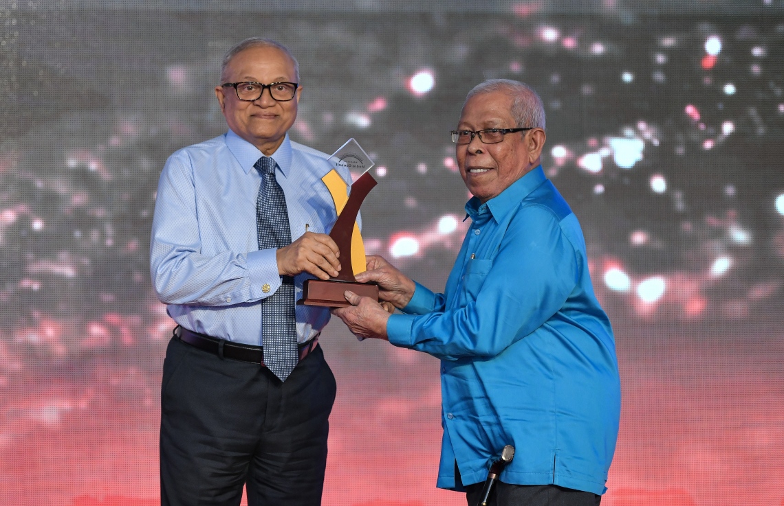 PHOTO GALLERY: Noosverikamuge inaamu dhinun | Mihaaru