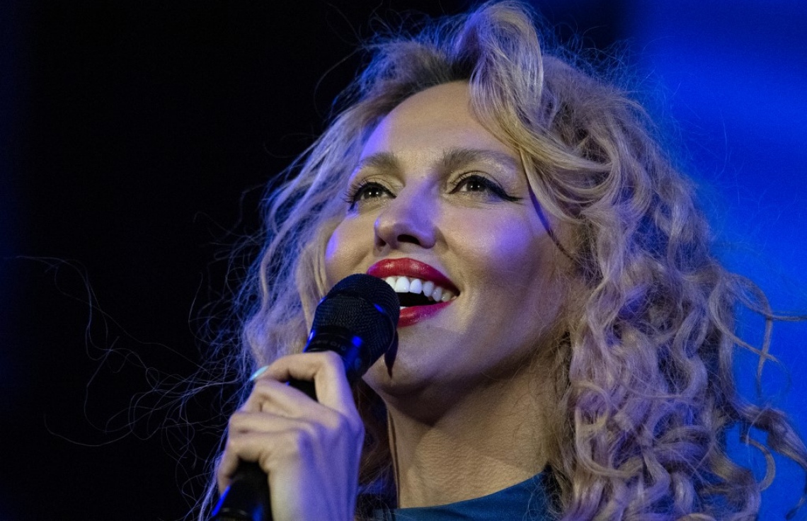 Singer Olya Polyakova fundraises for Ukraine with US tour - The Edition