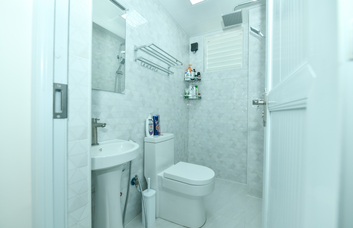 PHOTO GALLERY: MWSC ge muvazzafunnaa flat havaalu kurun | Mihaaru