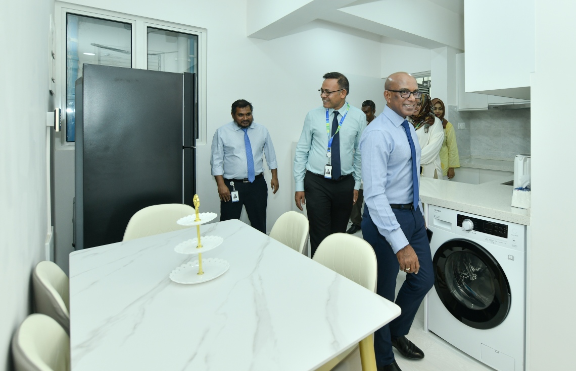 PHOTO GALLERY: MWSC ge muvazzafunnaa flat havaalu kurun | Mihaaru