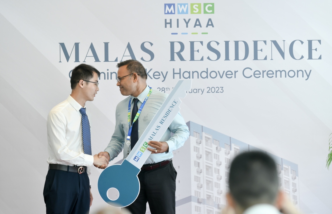 PHOTO GALLERY: MWSC ge muvazzafunnaa flat havaalu kurun | Mihaaru