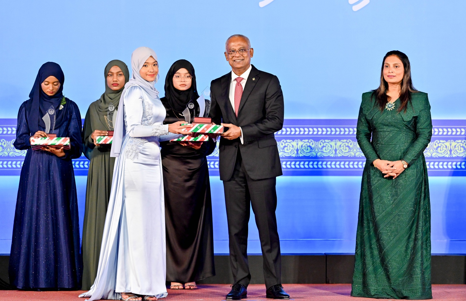 PHOTO GALLERY: O level ge gadha 10 iulaan kurumuge rasmiyyathu | Mihaaru