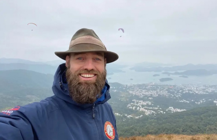 Thor, world's first non-flying traveler to arrive in Maldives - The Edition