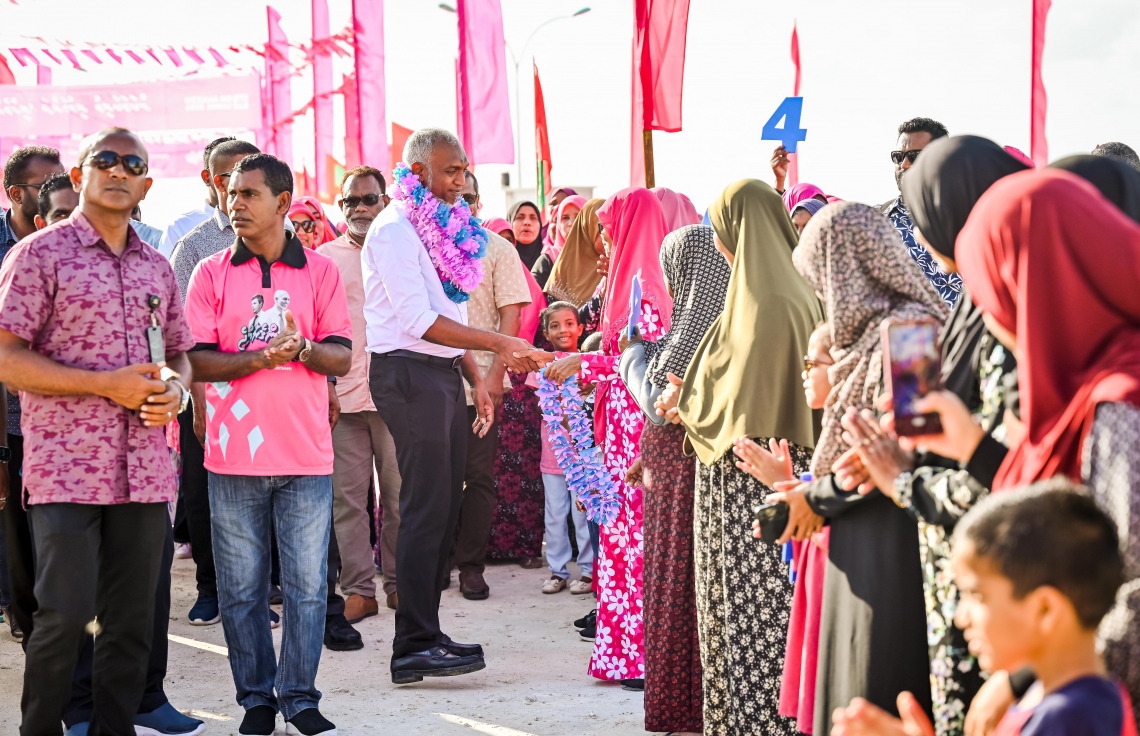 Dr. Muizzu, F. adhi Dh. Atolhah kurevvi campaign dhathuru | Mihaaru