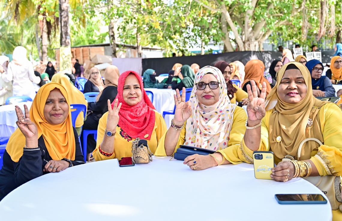 PHOTO GALLERY: "Ufaaveri anhenun" Raees aaeku beyvvi sai | Mihaaru