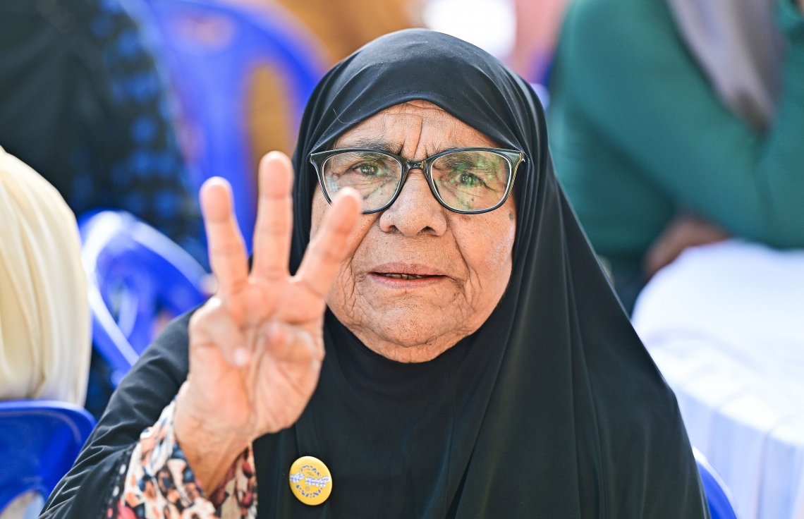 PHOTO GALLERY: "Ufaaveri anhenun" Raees aaeku beyvvi sai | Mihaaru