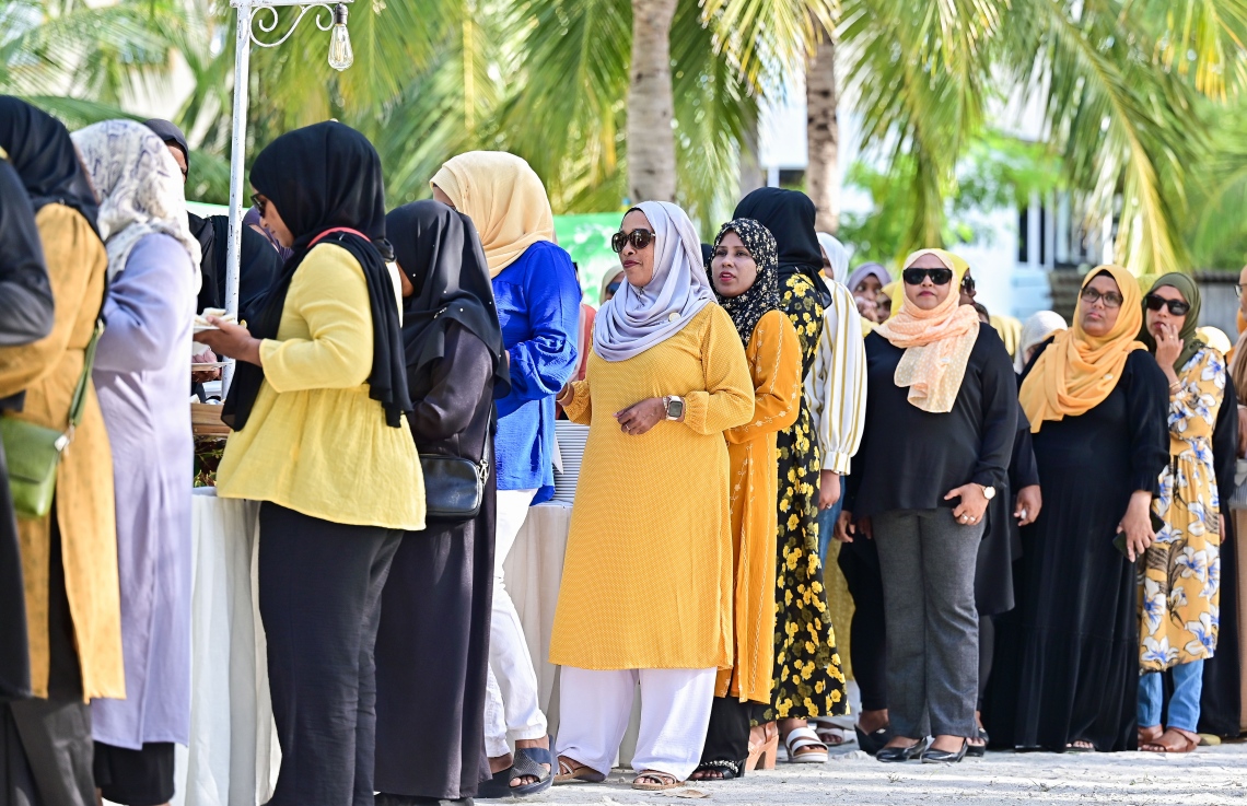 PHOTO GALLERY: "Ufaaveri anhenun" Raees aaeku beyvvi sai | Mihaaru