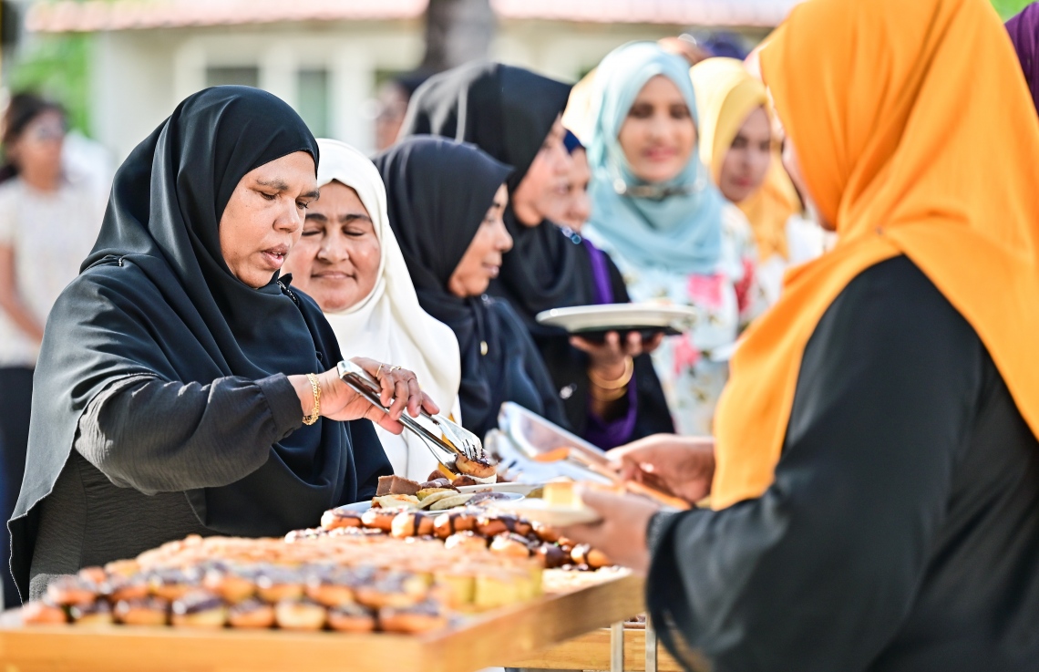 PHOTO GALLERY: "Ufaaveri anhenun" Raees aaeku beyvvi sai | Mihaaru