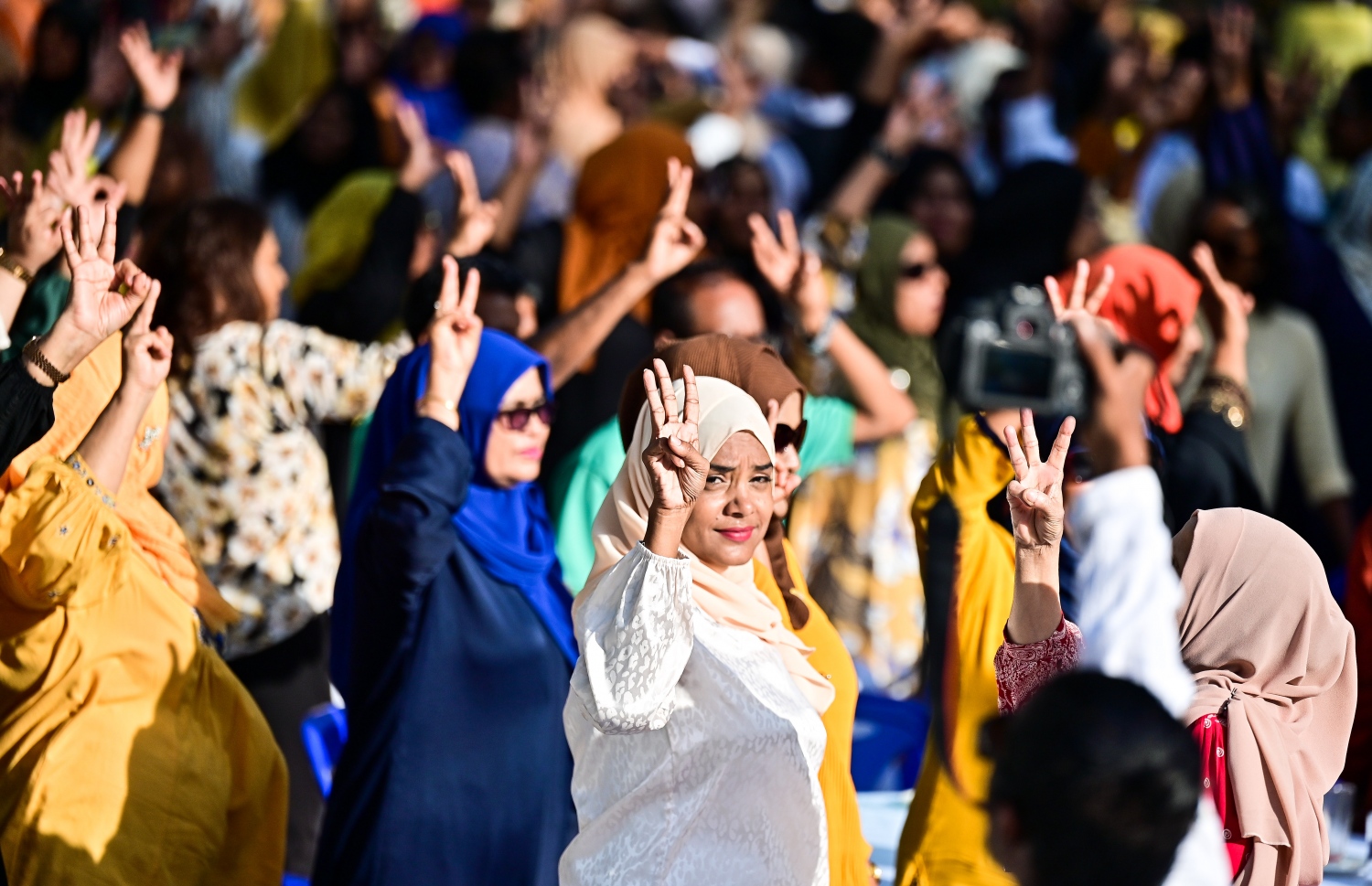 PHOTO GALLERY: "Ufaaveri anhenun" Raees aaeku beyvvi sai | Mihaaru