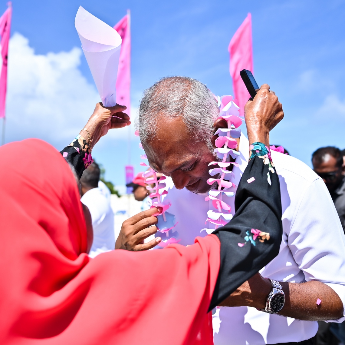 PHOTO GALLERY : Dr. Muizzu Gdh. Atholhah kurevvi campaign dhathuru | Mihaaru