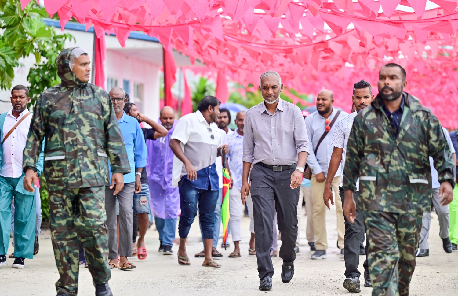 PHOTO GALLERY: Boduthiladhunmaccha muizzu kuravvamun gendhava campaign ...